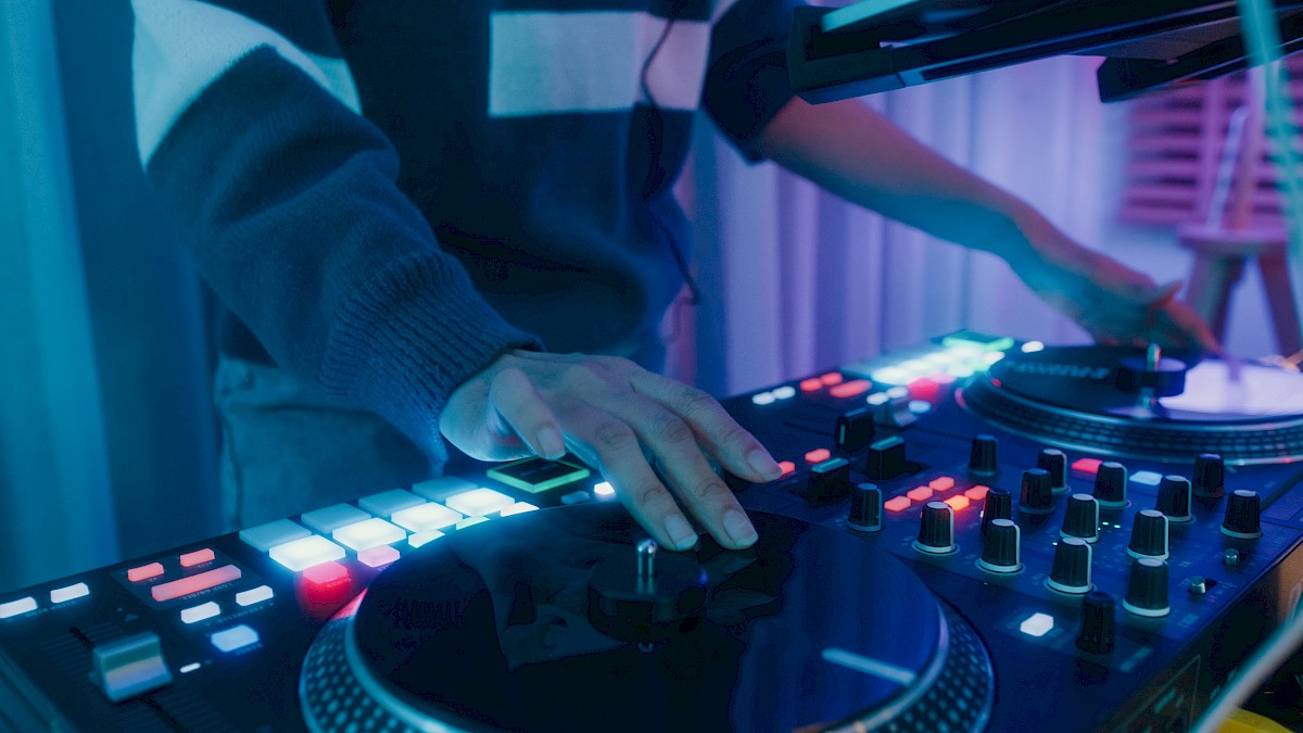 DJ Dance Party in Bunkers